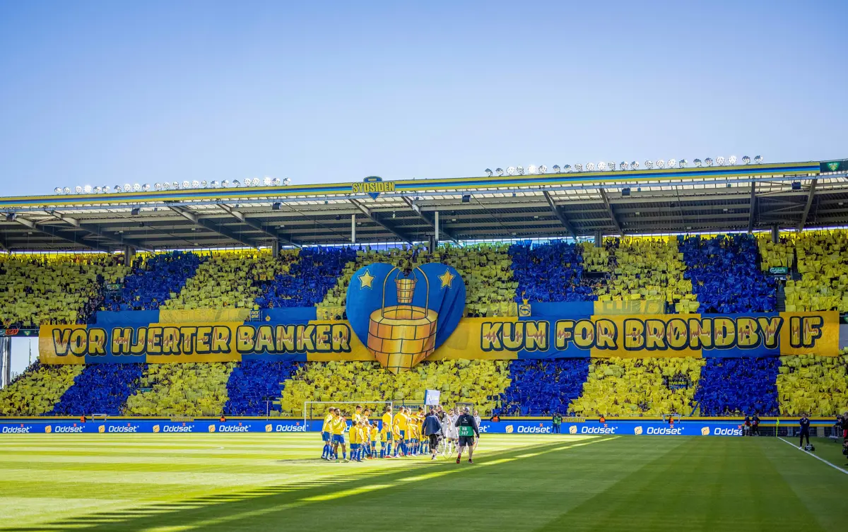 Truppen til Derby på Brøndby Stadion