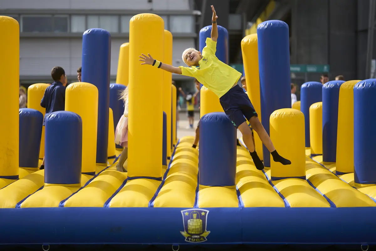 Jobopslag: Vi søger personale til Familie Fanzonen